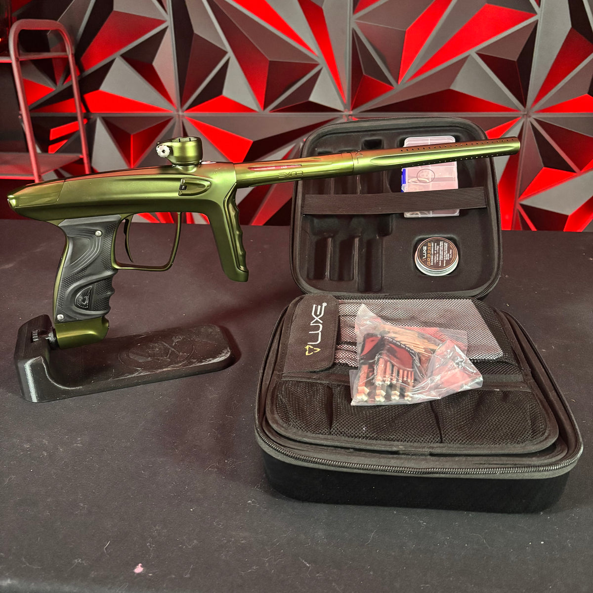 Used DLX Luxe TM40 Paintball Gun - Dust Olive
