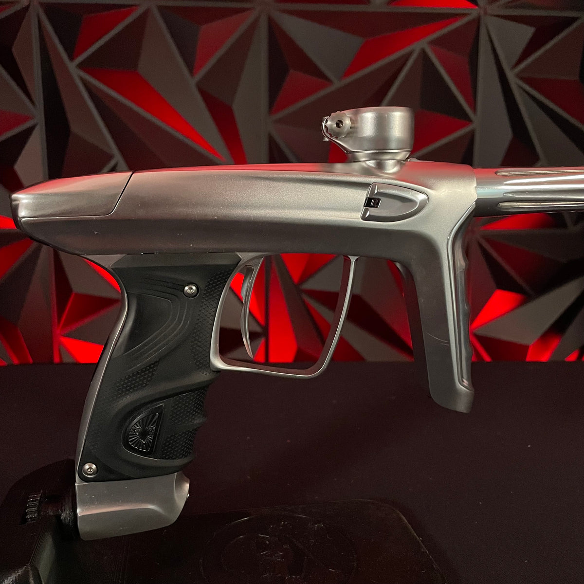 Used DLX Luxe TM40 Paintball Gun - Dust Silver/Gloss Silver