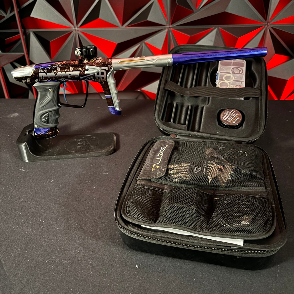 Used DLX Luxe TM40 Paintball Gun - LE Damage