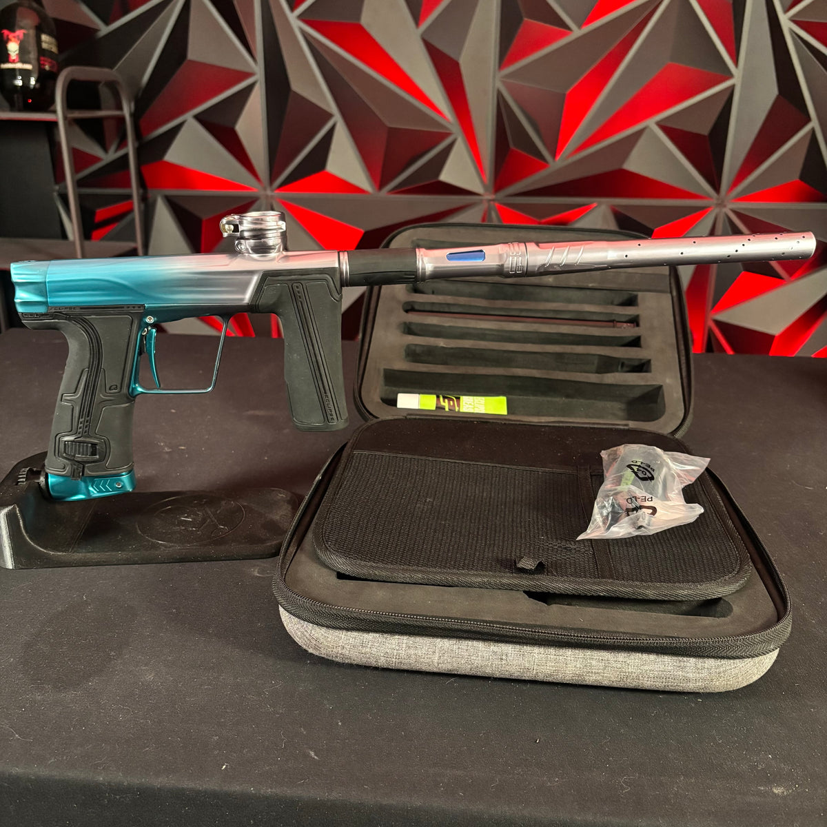 Used Planet Eclipse Geo R5 Paintball Gun - Blue to Pewter Fade
