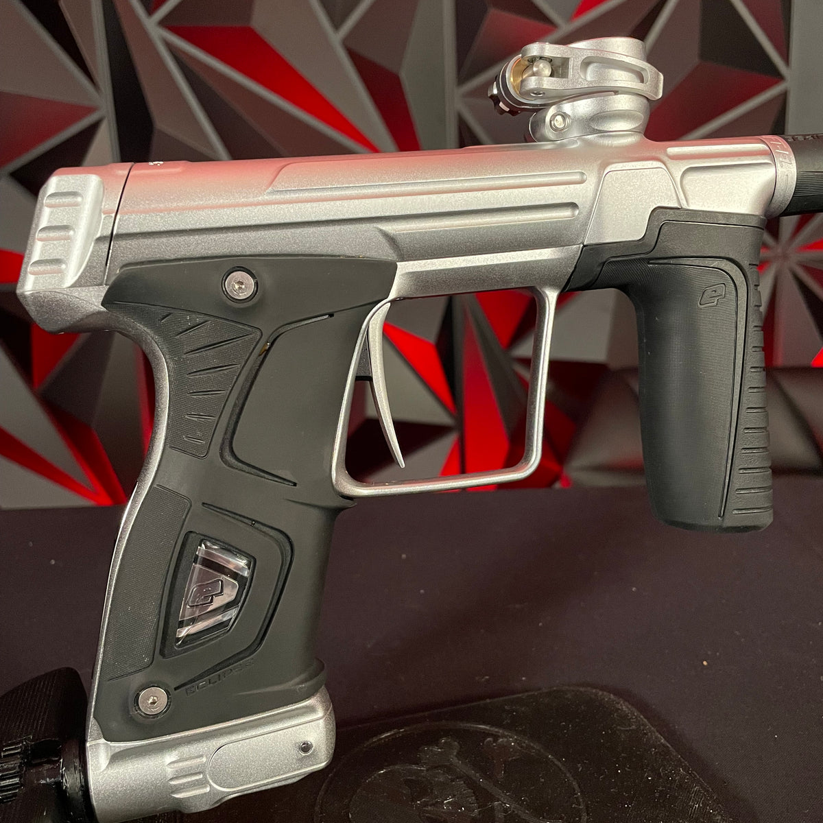 Used Planet Eclipse 170r Paintball Gun - Silver w/Carbon Fiber Tip