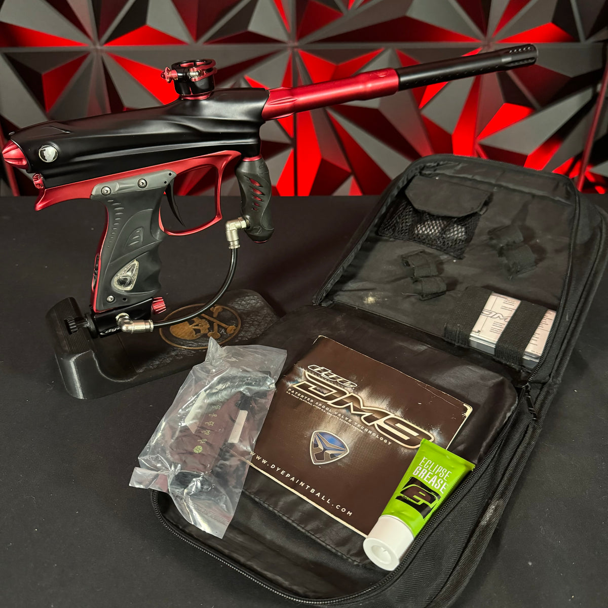 Used Dye DM9 Paintball Gun - Black/Red