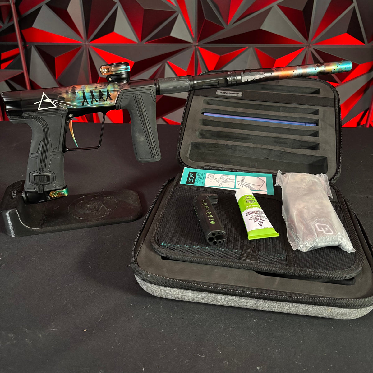 Used Planet Eclipse Geo R5 Paintball Gun - DSOTM