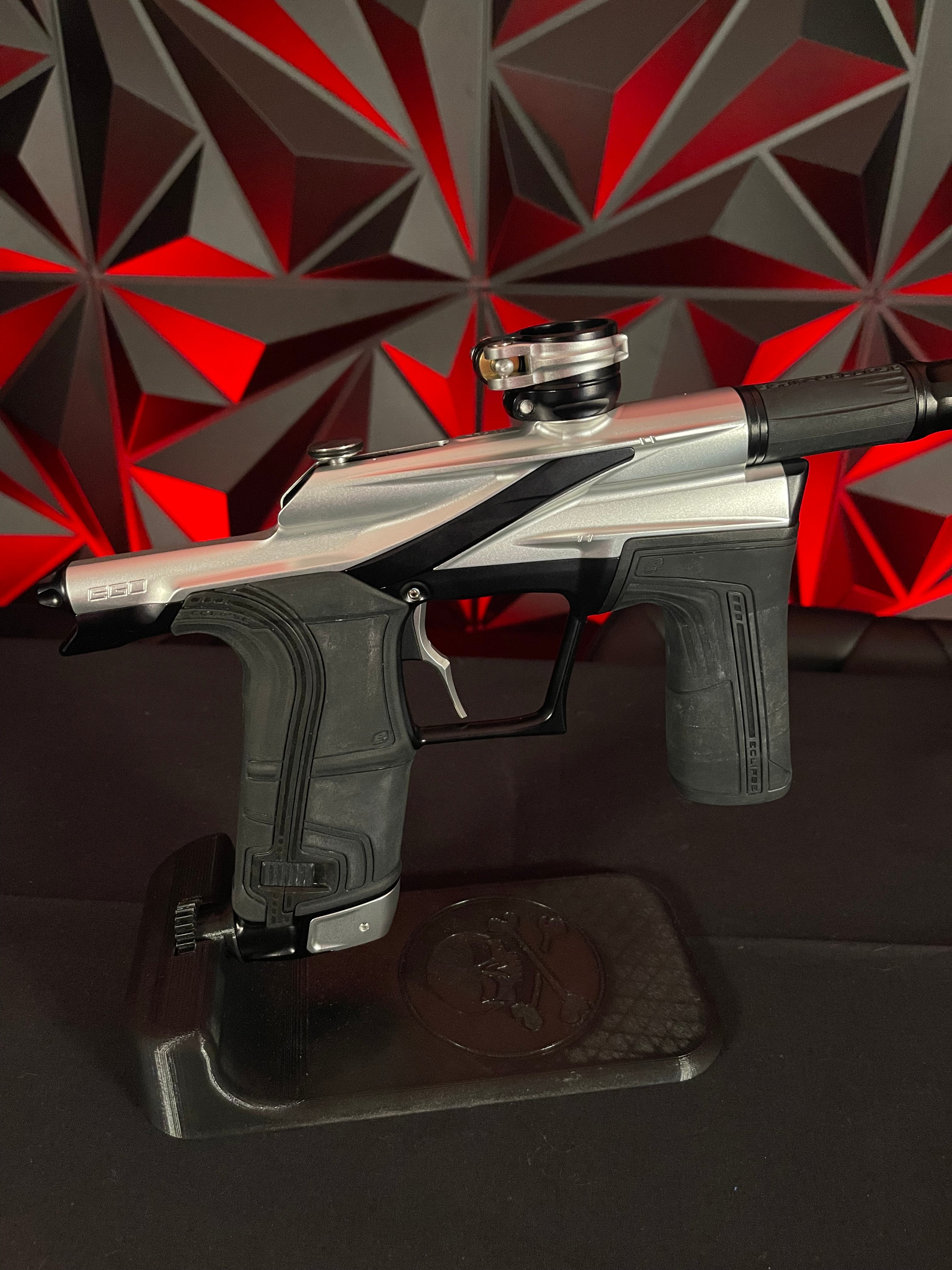 Used Planet Eclipse LV2 Paintball Gun - Silver/Black w/ Infamous Deuce