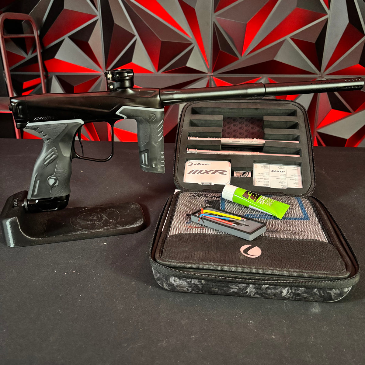 Used Dye MXR Paintball Gun - Onyx w/ V2 Upgrade Kit
