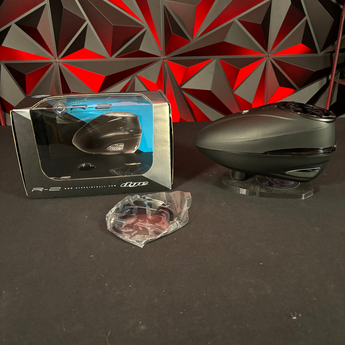 Used Dye R2 Paintball Loader - Black w/Evo Speedfeed & Rain Lid