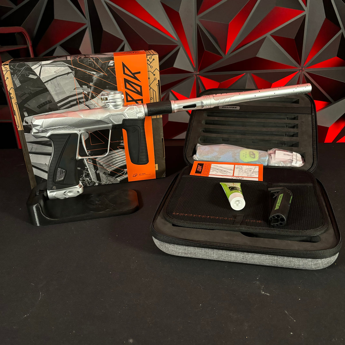 Used Planet Eclipse/Infamous Gtek 180r Paintball Gun - Pure Silver