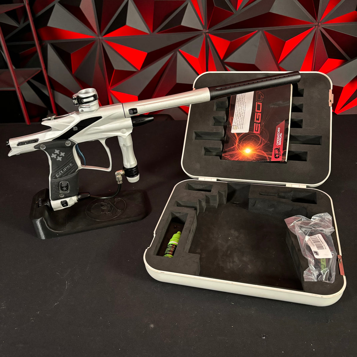 Used Planet Eclipse Ego 09 Paintball Gun - White/Black