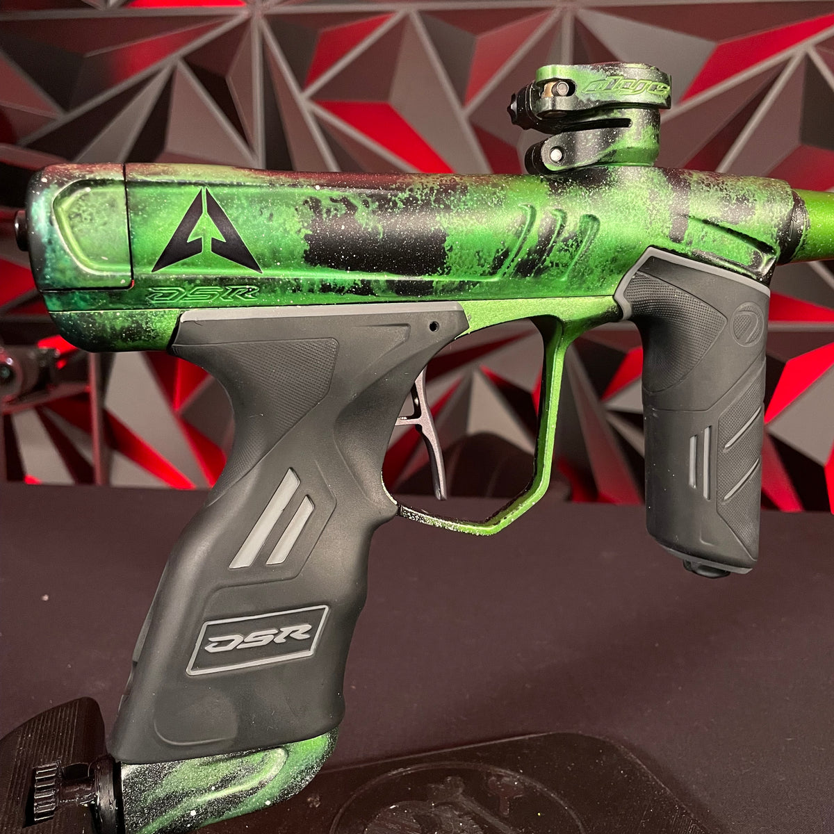 Used Dye DSR+ Paintball Marker - LE LVL Up w/IM Pro Kit