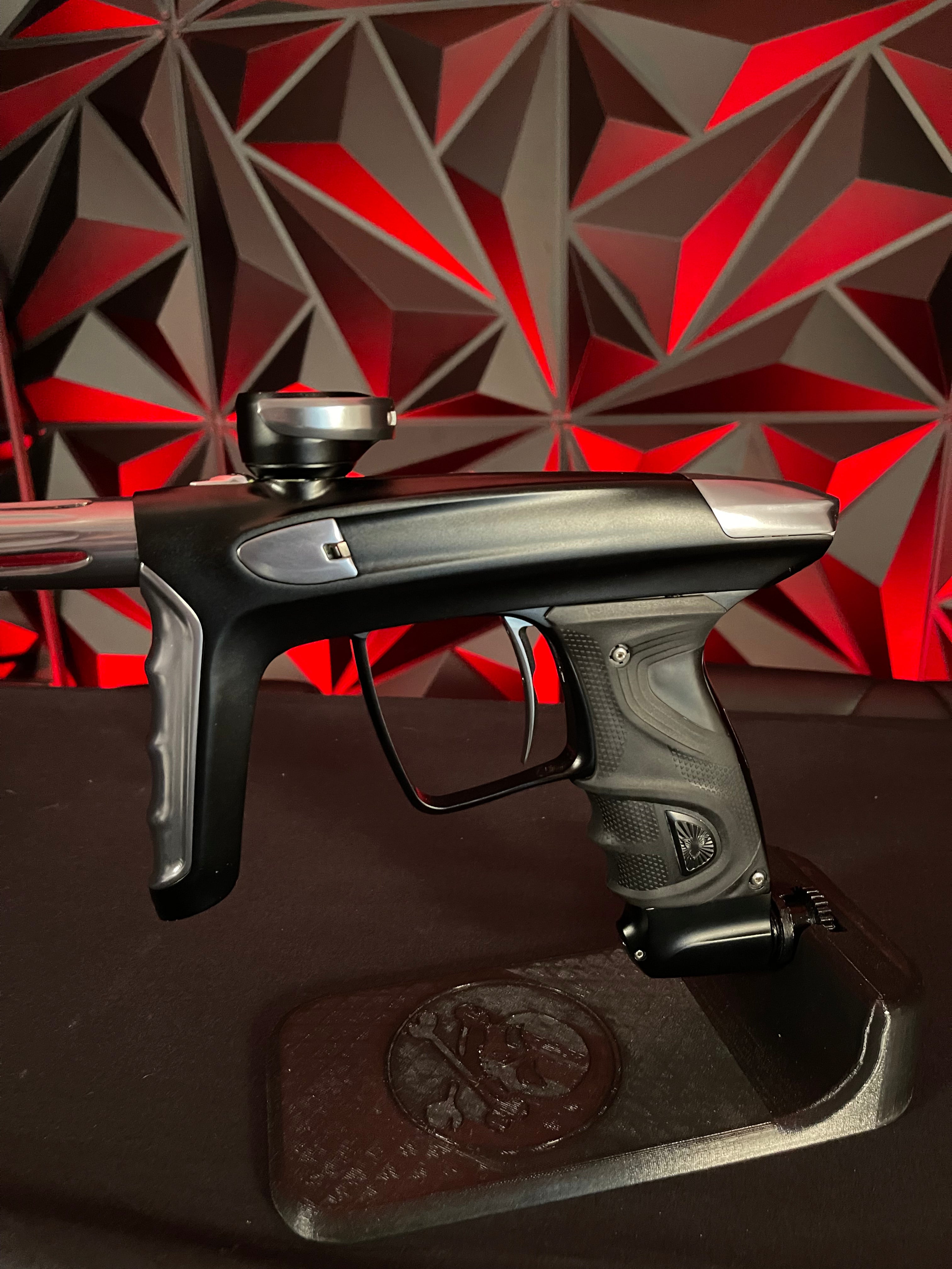 Used DLX Luxe TM40 Paintball Gun - Dust Black / Polished Pewter w/ 2 E – Punishers Paintball