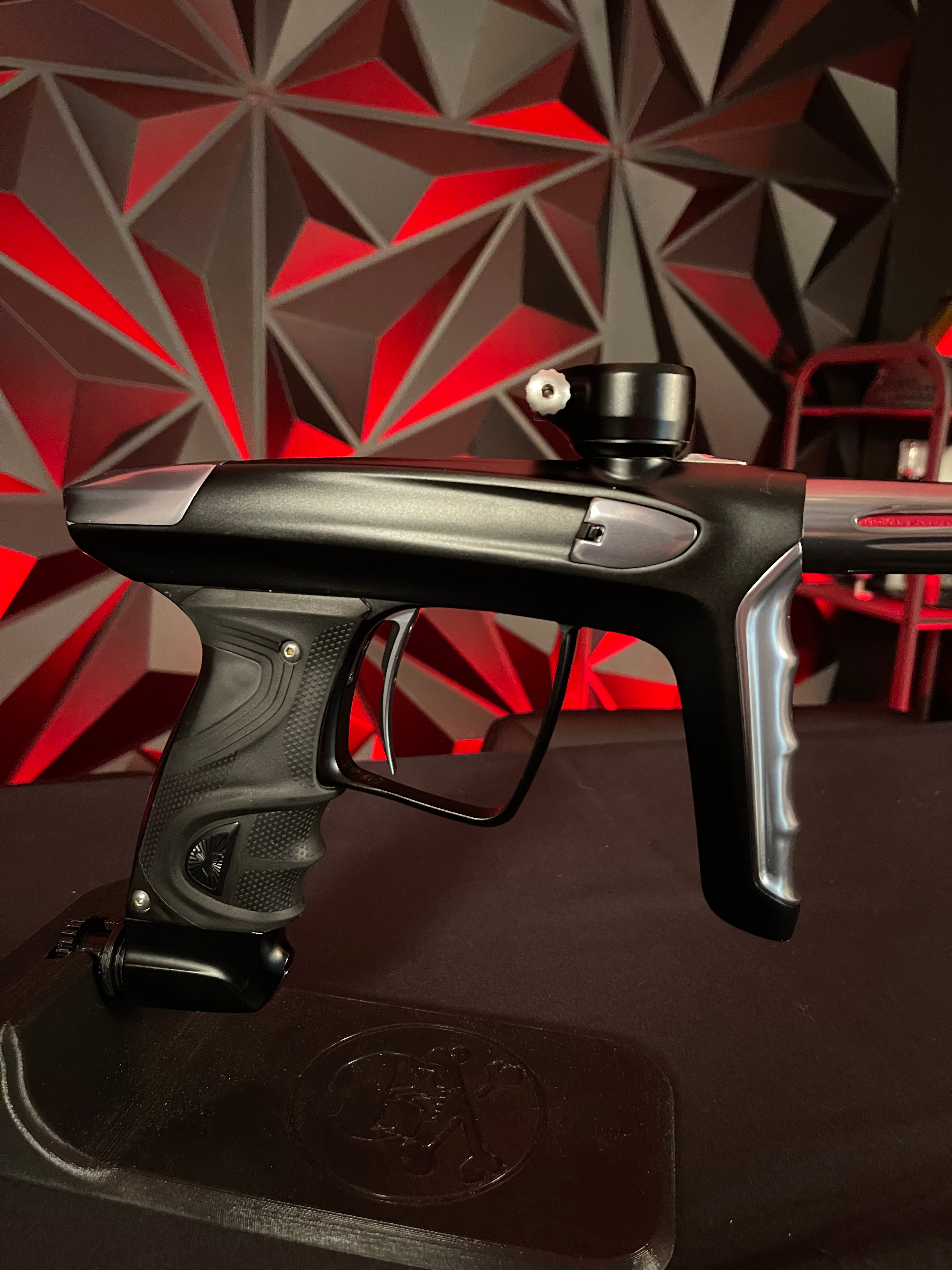 Used DLX Luxe TM40 Paintball Gun - Dust Black / Polished Pewter w/ 2 E – Punishers Paintball