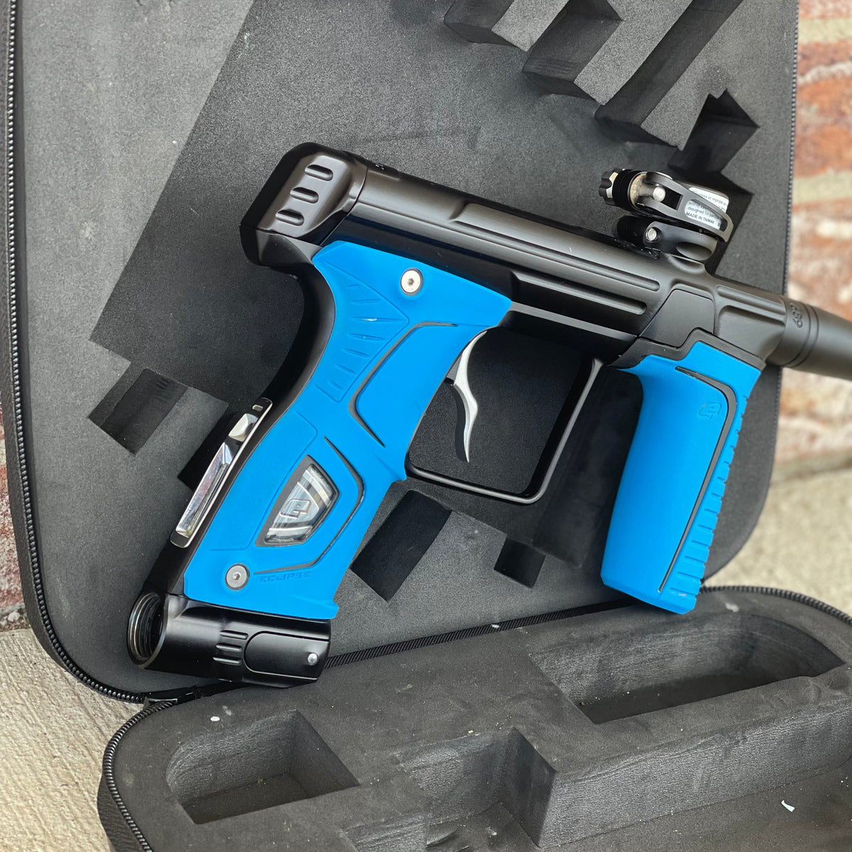 Used Planet Eclipse Gtek 170R Paintball Gun - Black w/ Blue Grips and