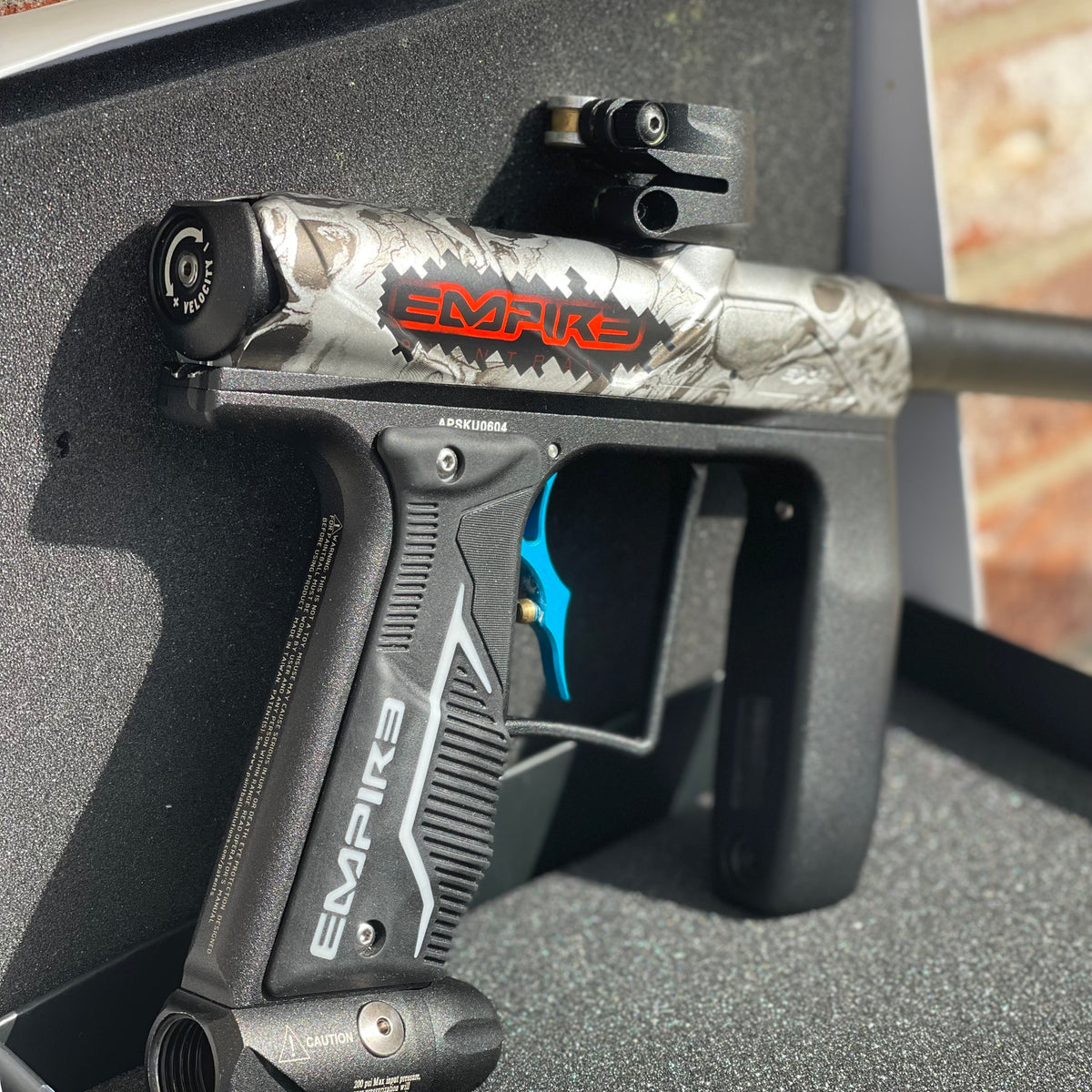 Used Empire Axe Pro Paintball Gun - Empire Limited Edition w/ Teal Deu