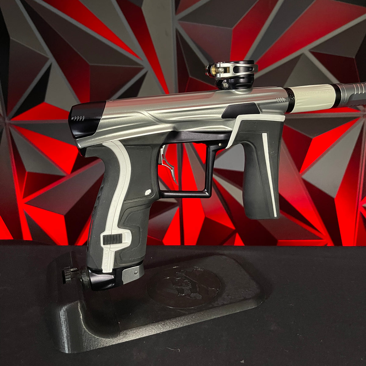 Used Planet Eclipse Geo 4 Paintball Gun - Silver/Black w/ 3 FL Inserts